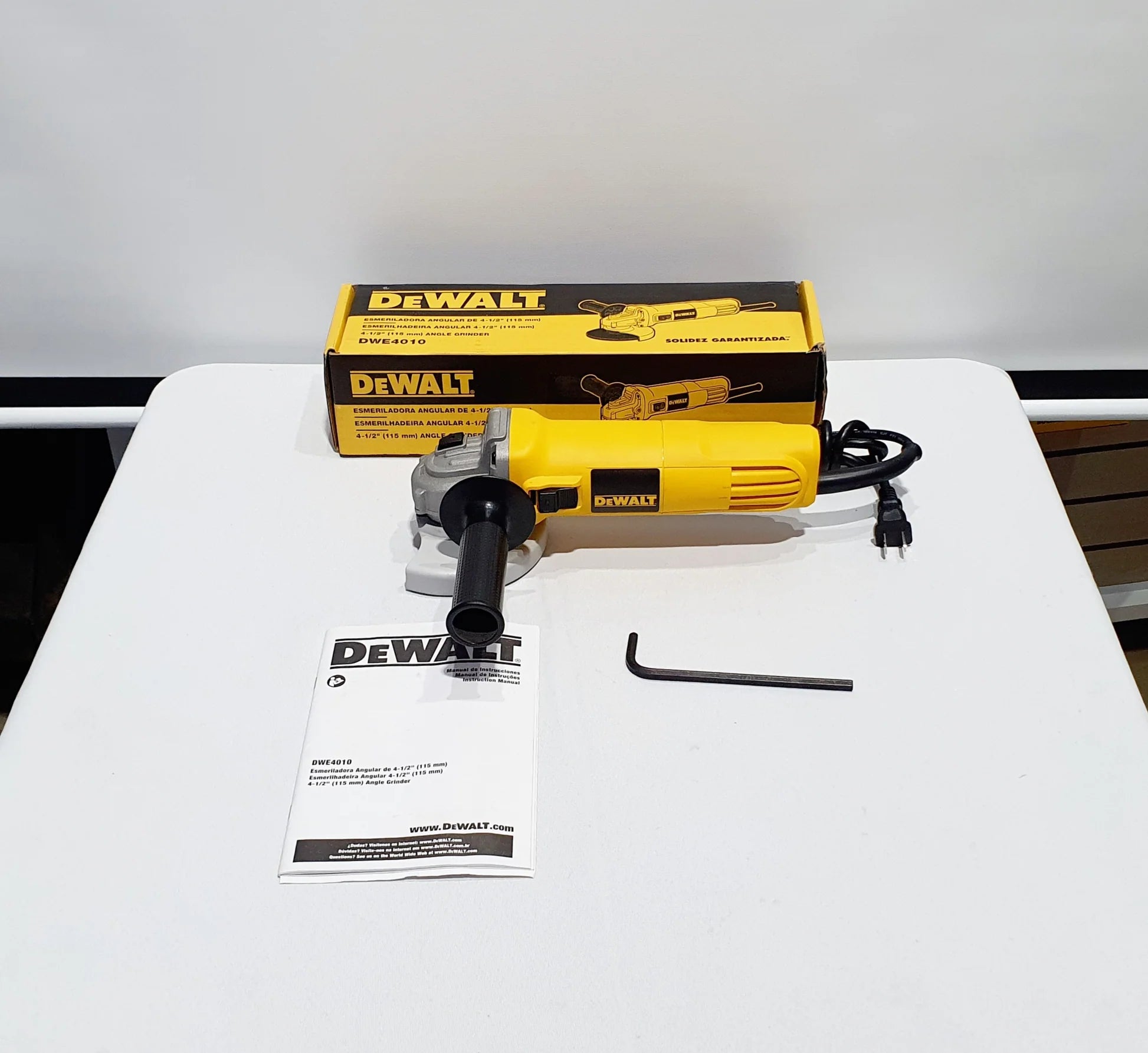 Pulidora Dewalt 4 1/2 Pulgadas 900W – Oviber